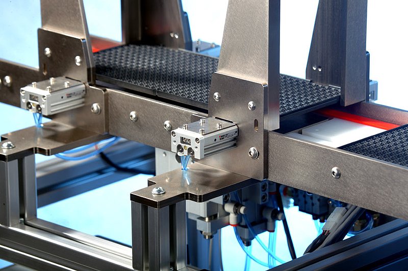 A0FU6621-1-w :: Jedec Tray Stacker