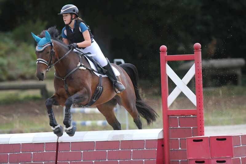 LPC_18_02_2024_0253 :: D Grade R1 18th February 2024 :: whythelongfaces